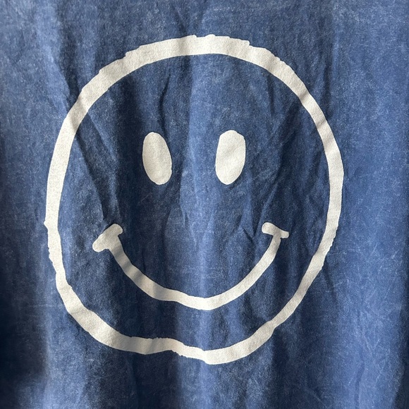 ARULA | Tops | Arula Blue Smiley Face Tee | Poshmark